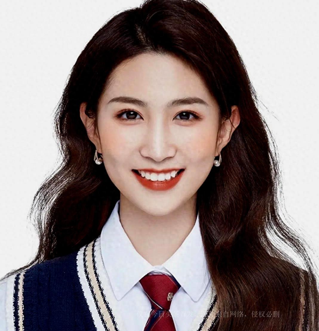 Dragon TV's two new hosts are good-looking, capable and have a bright ...