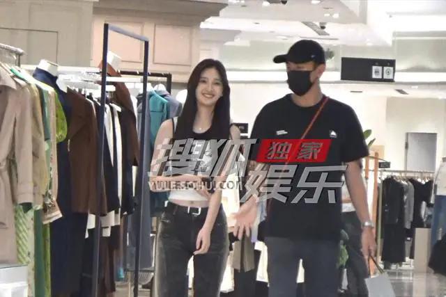 Lin Gengxin's new girlfriend took an intimate photo, she is stunningly ...