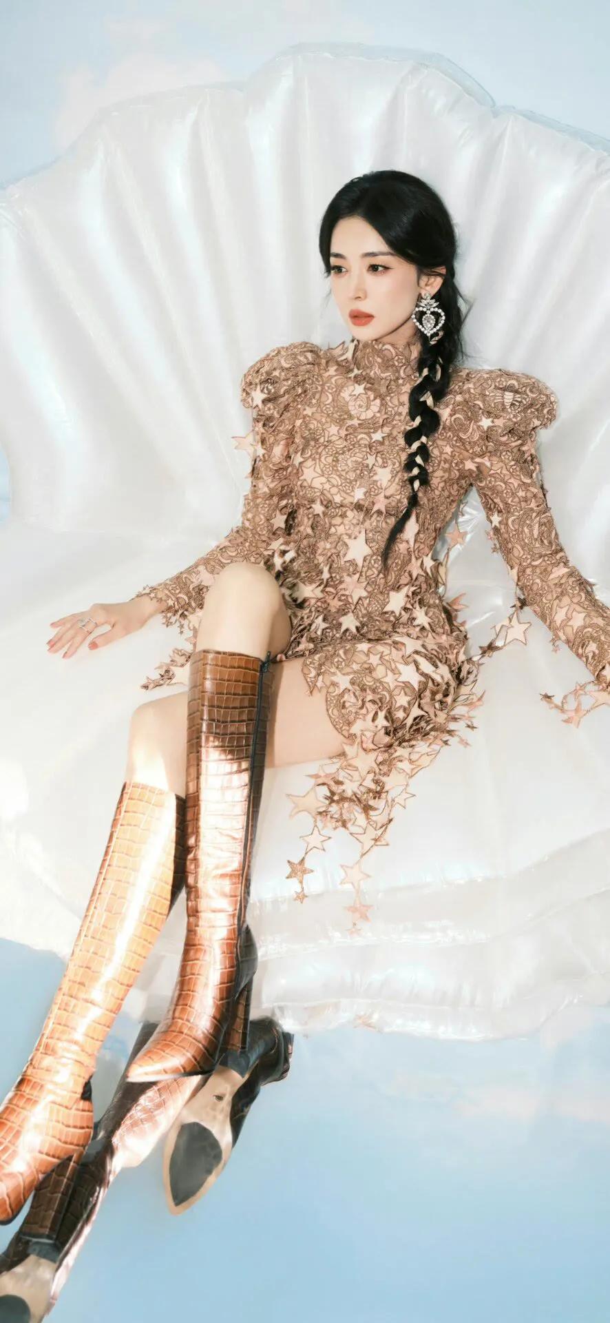 How many people like Guli Nazha's figure - iMedia