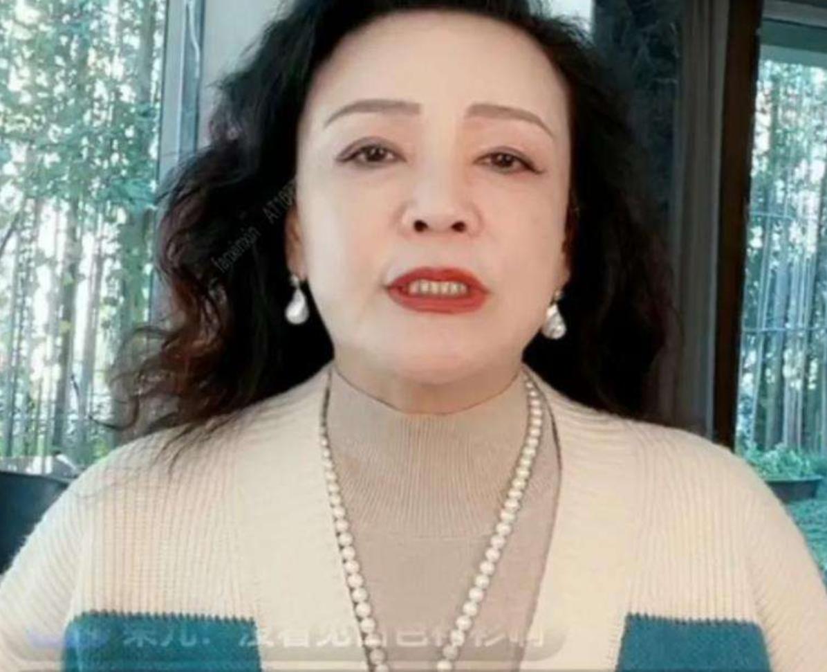 Sheng Hailin, who gave birth to twins at the age of 60 and her husband ...