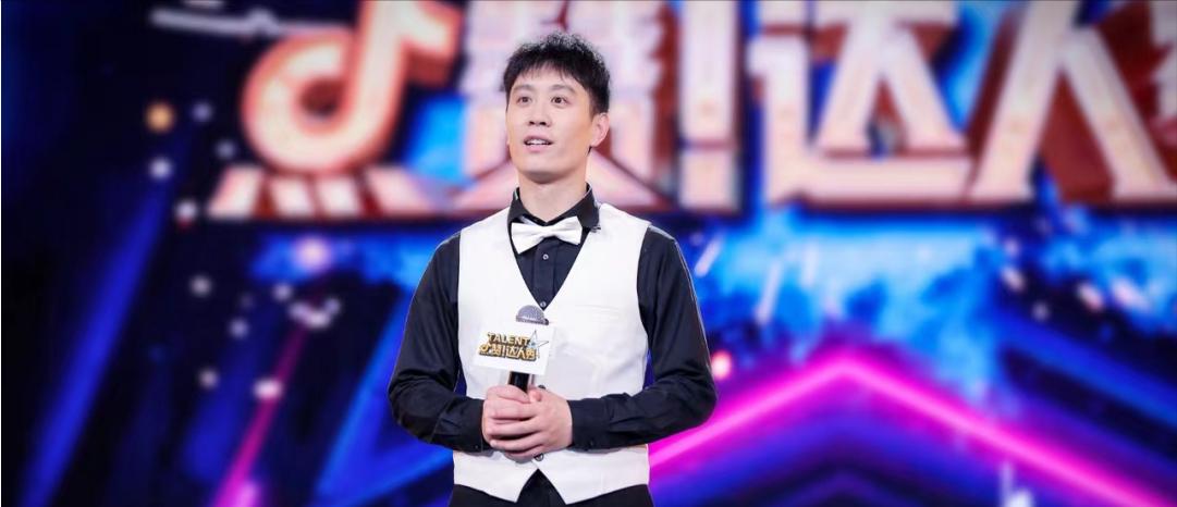 The neglected "treasure show", Nicholas Tse and Deng Ziqi sit down, let ordinary people play ...