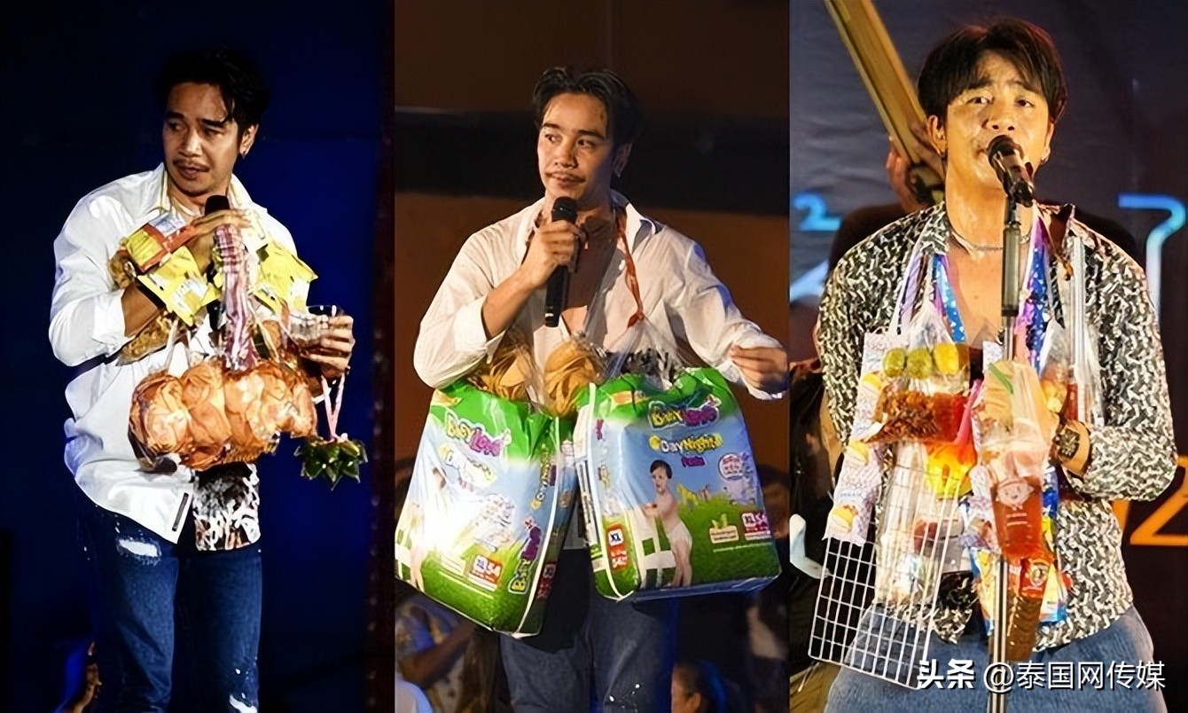 Fans of well-known Thai singers at the Christmas performance - iMedia