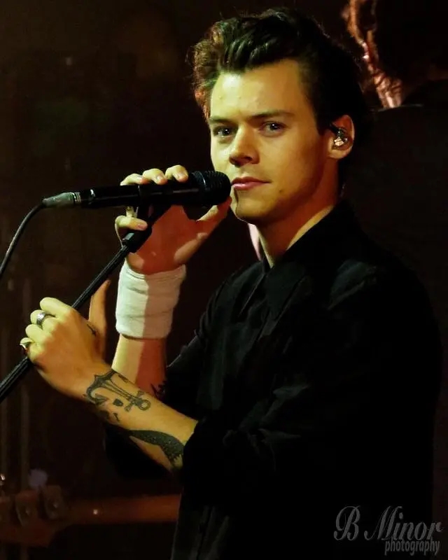 Harry Styles, a "phenomenal" male god with exclusive symbols - iNEWS