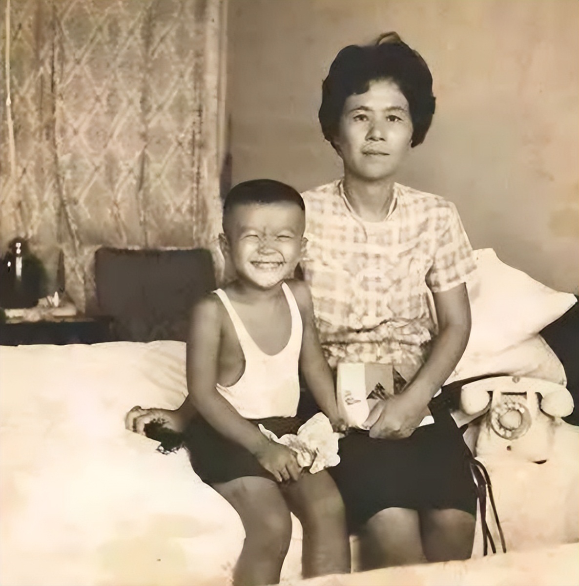 Li Zongsheng cheated on Lin Yilian in marriage, abandoned his wife and ...