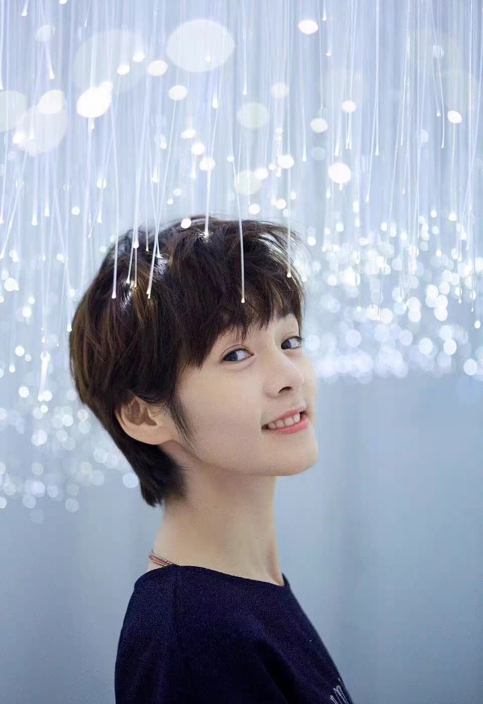 Netizens met Liu Tianzuo on the street, with a shiny face and a big ...