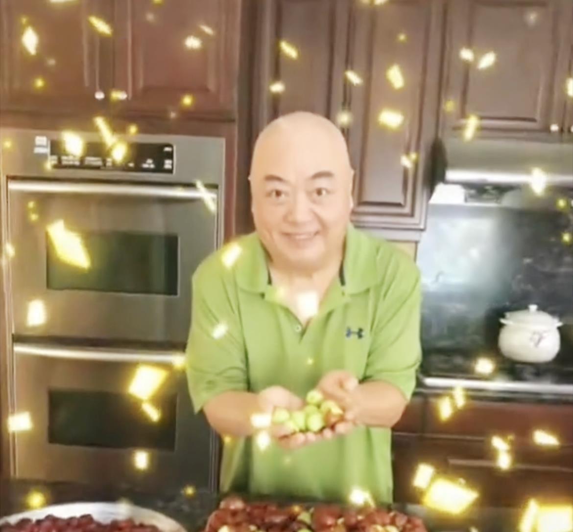 69-year-old veteran actor Mao Yongming and his wife settled in the ...