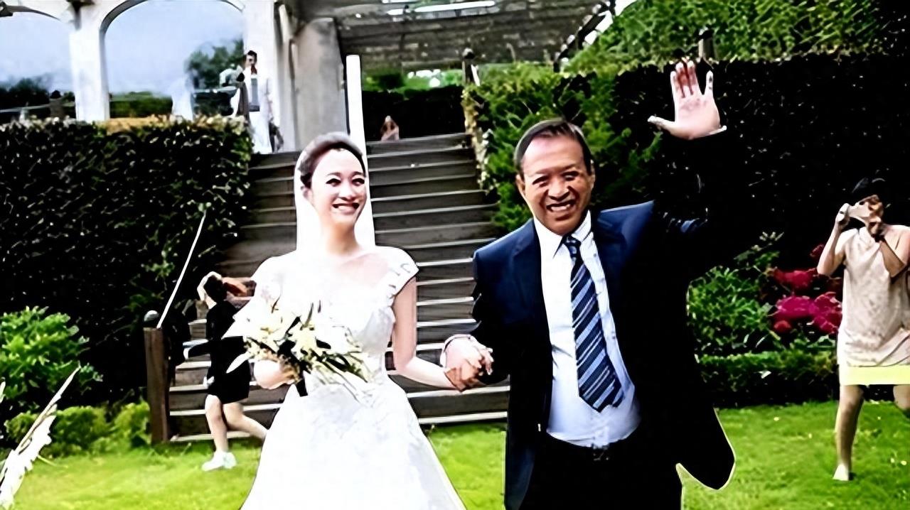 Xu Fanxi: No marriage, no children, her boyfriend spent 500 million to marry Li Xiaoran, she ...