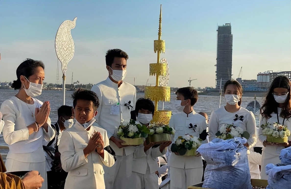 Prime Minister Hun Sen has many children and grandchildren, and his ...