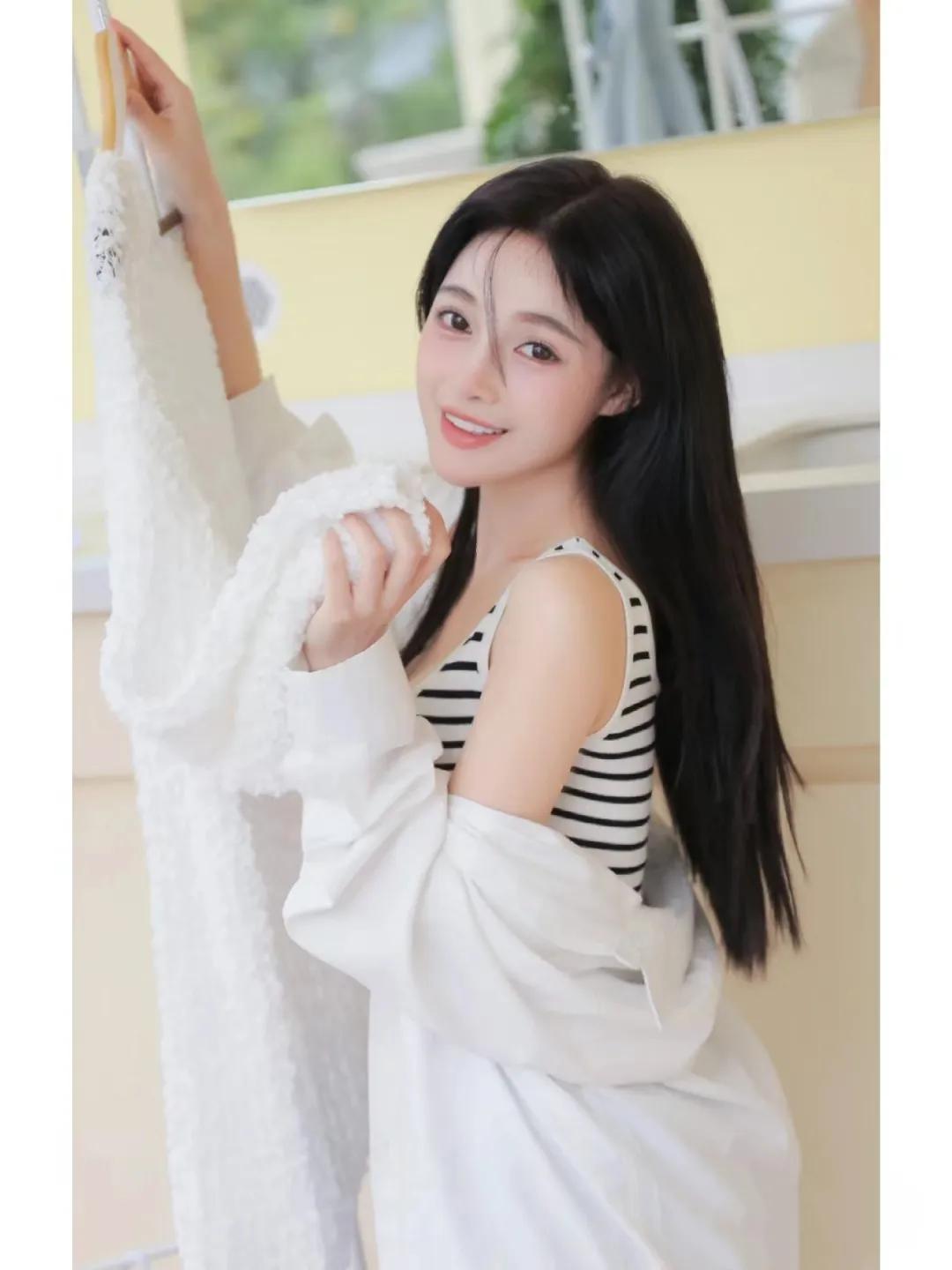 "Sweet Singer" Wang Xiaoxiao - iNEWS