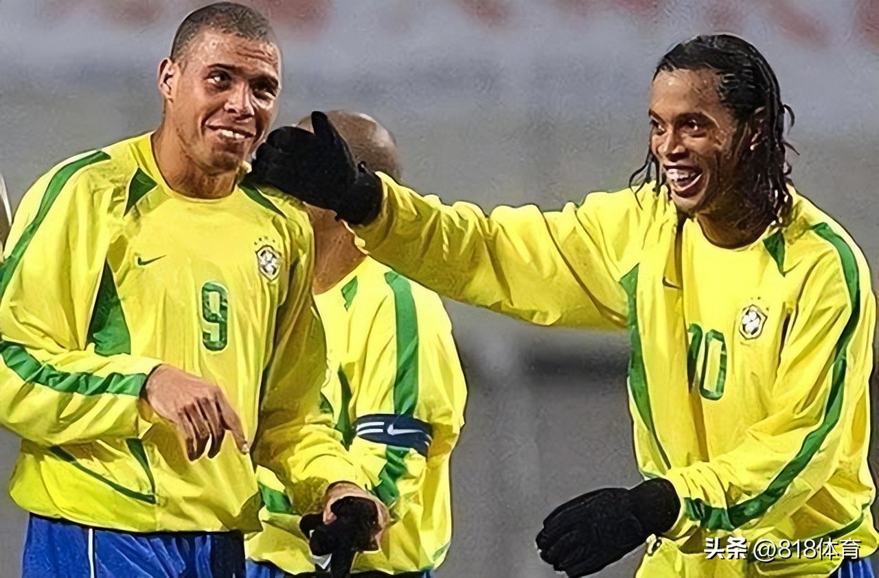 Fei Luo × 2! Ronaldinho and Daluo gathered together in the same frame ...