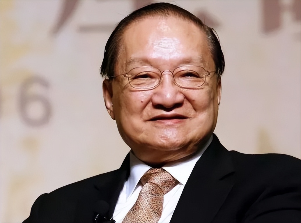 Deng Xiaoping met with Jin Yong in 1981: The Chinese still have three major things to do, Jin ...