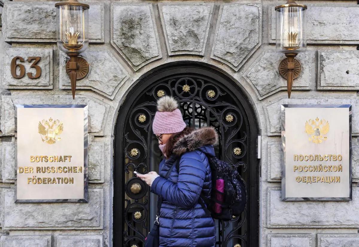 Diplomats Expelled En Masse From Germany Moscow Announces Retaliation