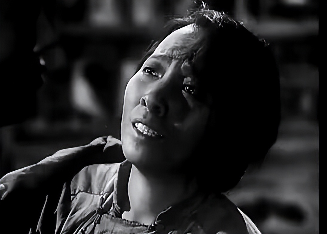 The woman burst into tears and said: I am a traitor and a bandit leader ...