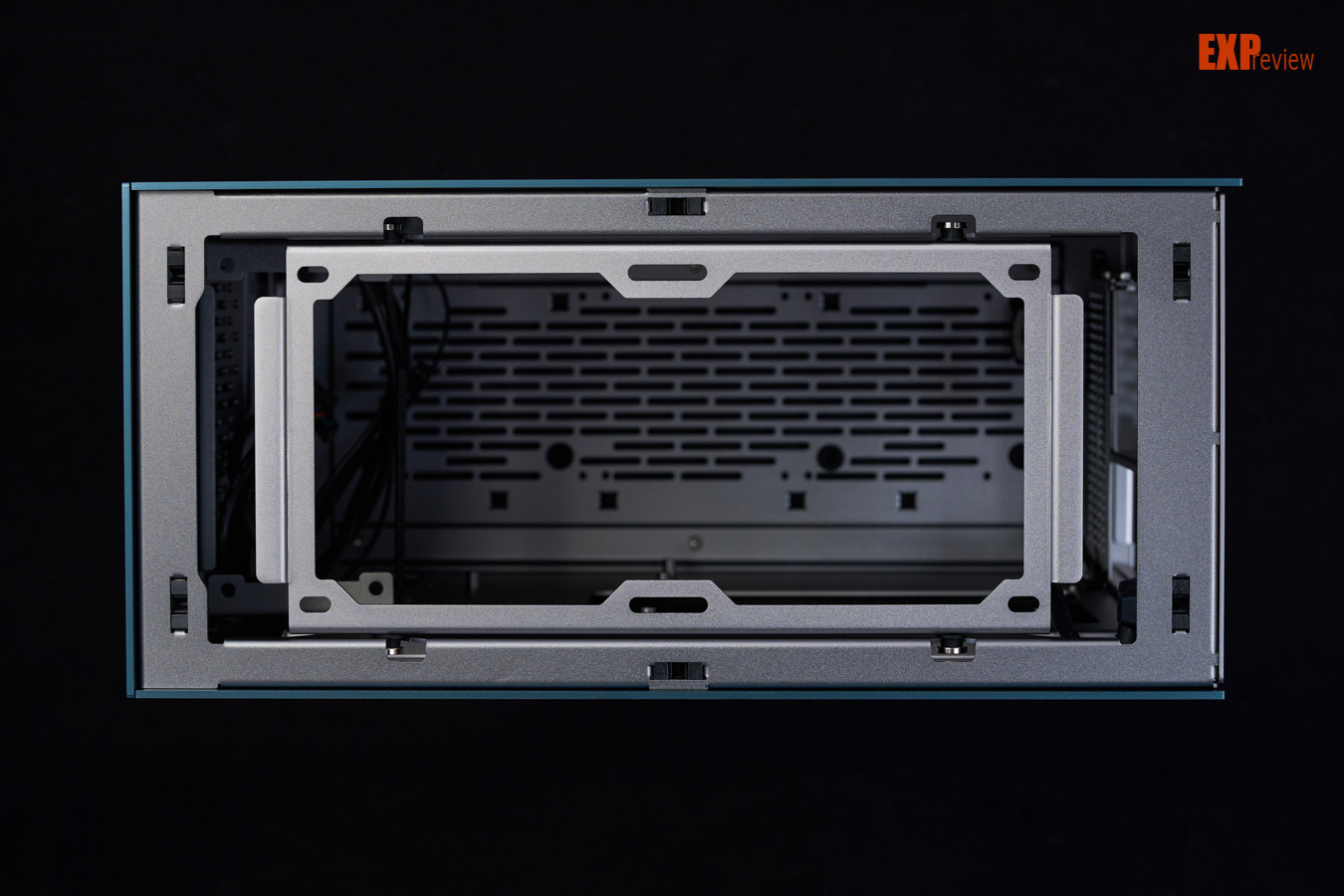 abee Enclosure M19 case review: elegant and generous, small and beautiful - iNEWS