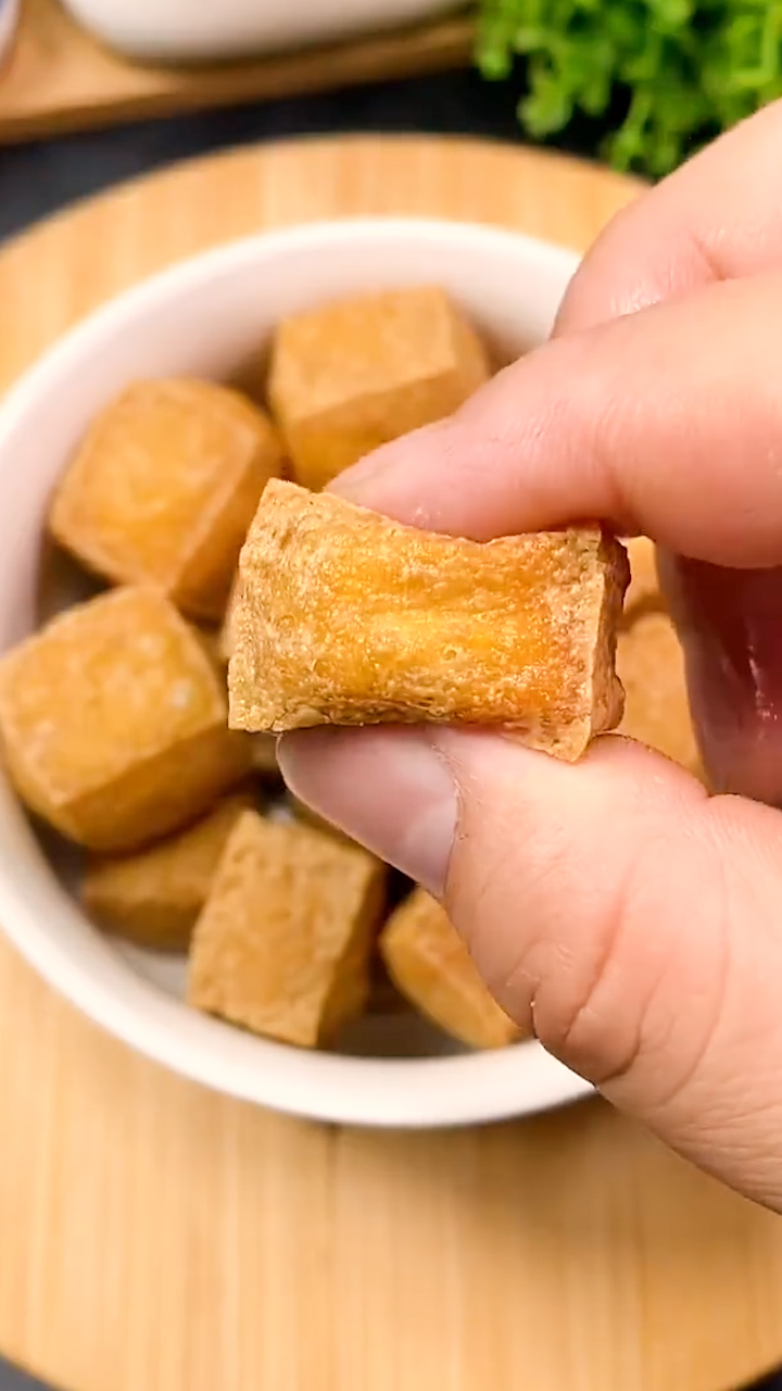 Teach you to make delicious stinky tofu at home - iNEWS
