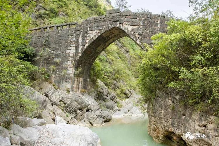 Looking for the most beautiful ancient bridge in the mountain city, it ...