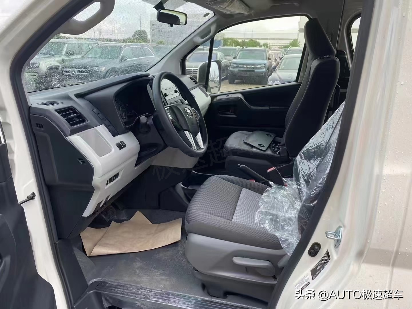 Toyota Hiace "Big Bread" is here, high roof + diesel engine + long ...