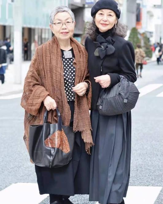 Street photos of 70+ Japanese elderly people: they spend their time ...