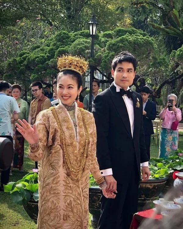 Thai transgender actress Bao Er married a wealthy Chinese businessman ...