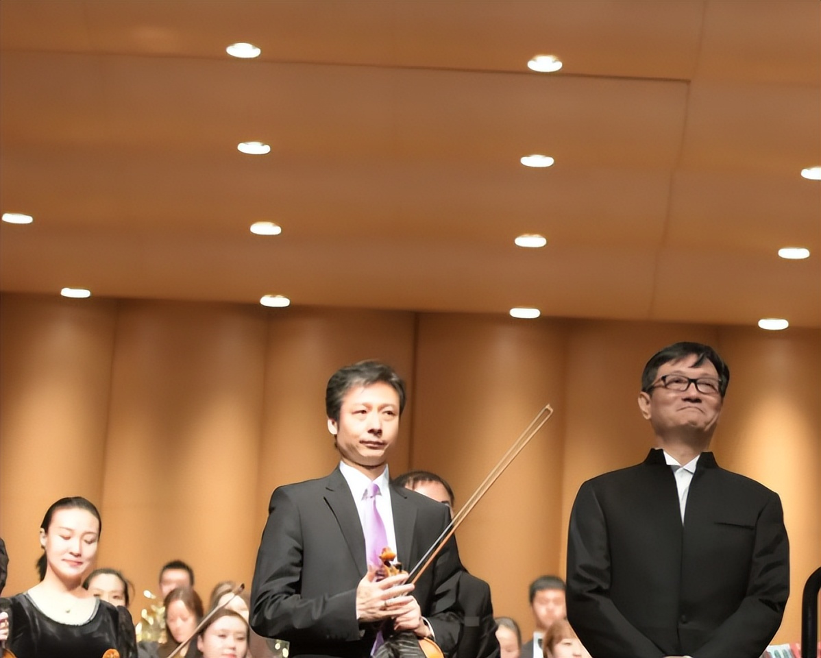 Li Haiying: Almost everyone can sing his songs, and his wife's ...