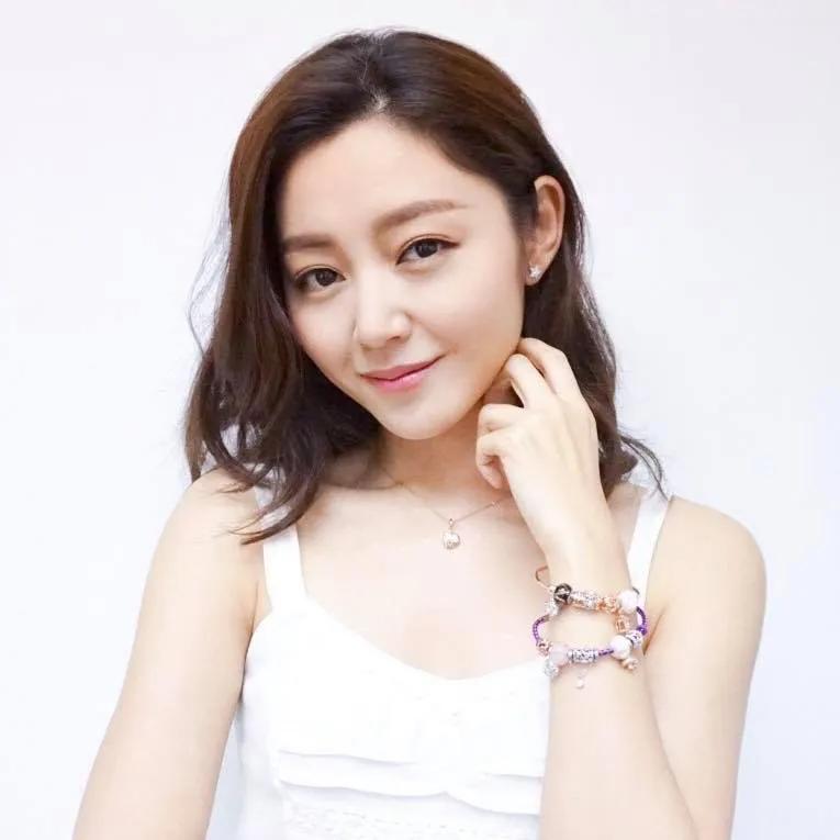 The ever-changing goddess Wei Shiya - iNEWS