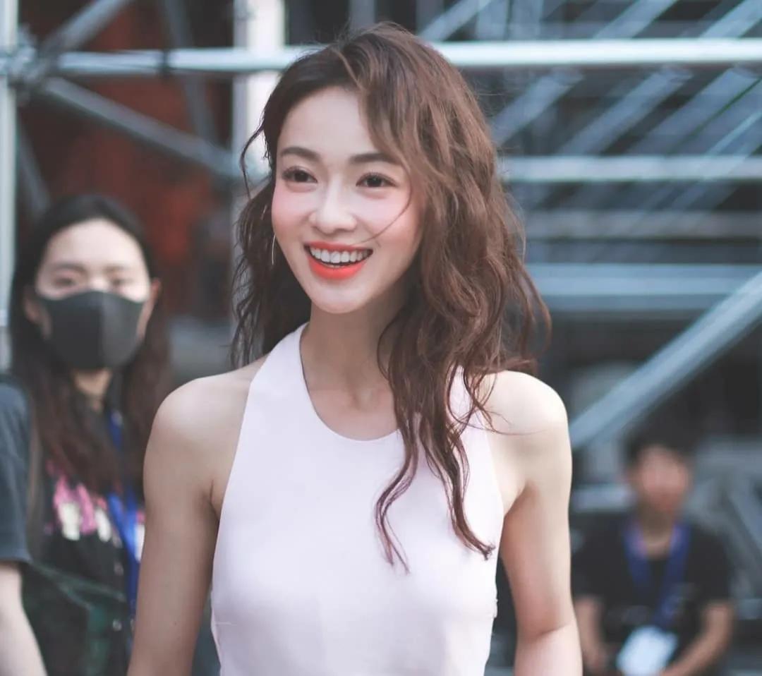 Entertainment Comments: Di Lieba, Song Weilong, Yang Zi, Wu Jinyan, Na ...