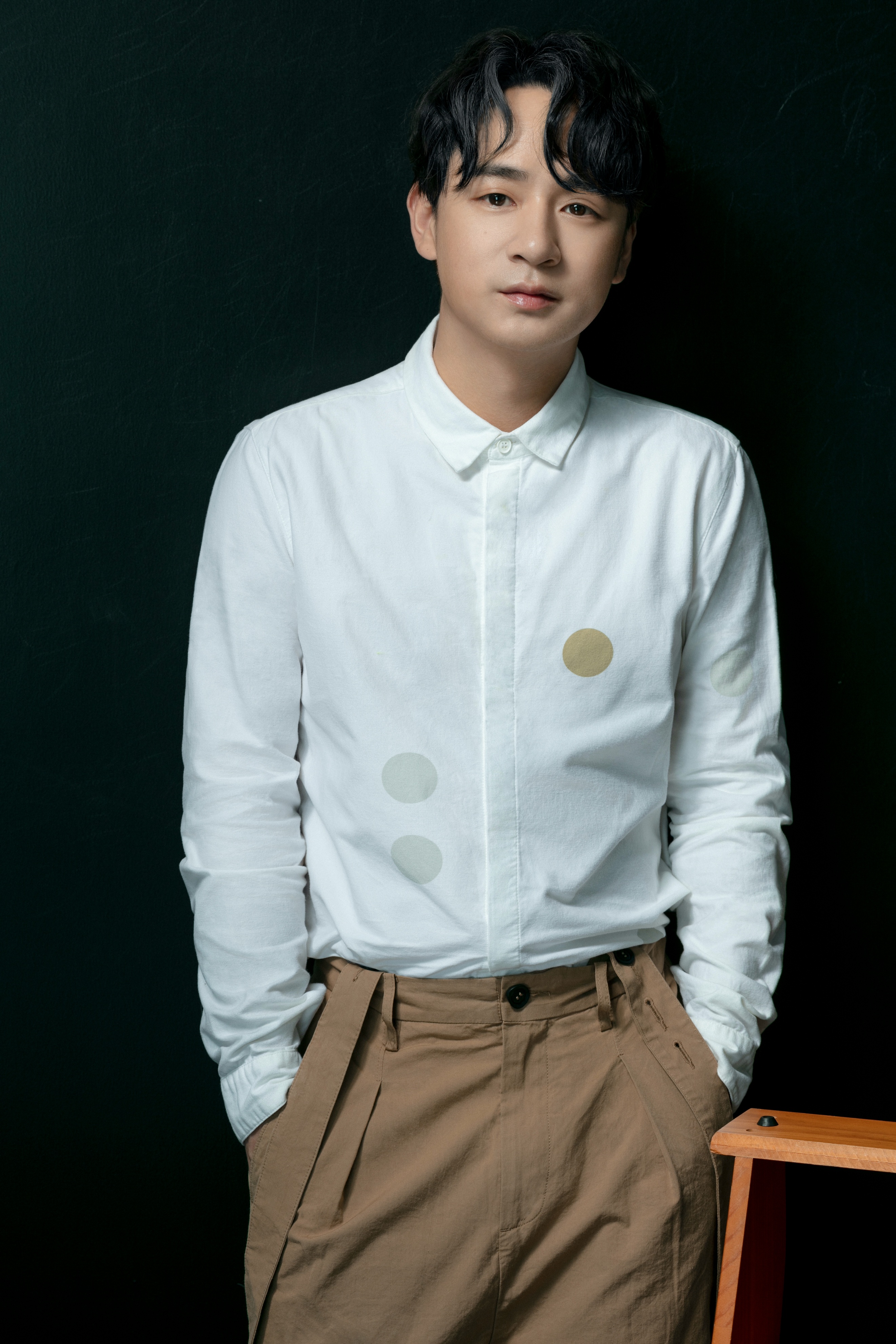 Huang Chengcheng: Riding the wind and chasing dreams in every role - iNEWS