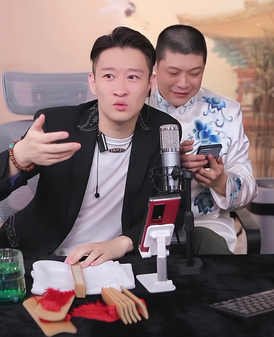 Cao Yunjin's ambition exposed? The live broadcast wants to invite Li ...