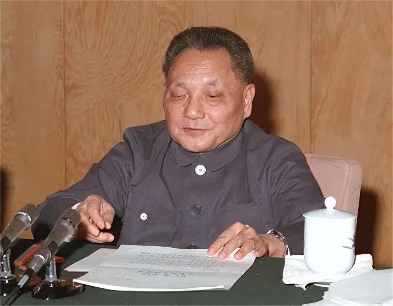 In 1978, Deng Xiaoping met Zhou Hui, whom he had not seen in 20 years ...