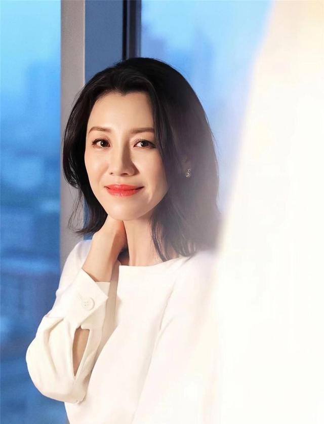 At the 34th Feitian Awards, Liu Lin, who was once again a runner-up ...