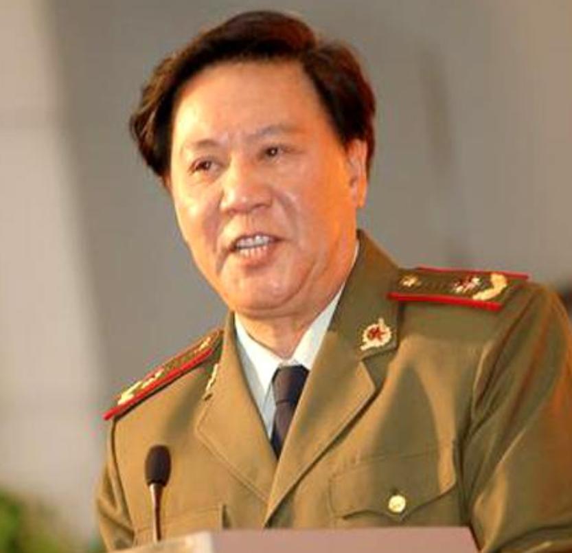 In 1989, Gu Yue was invited to attend a state banquet. During the ...