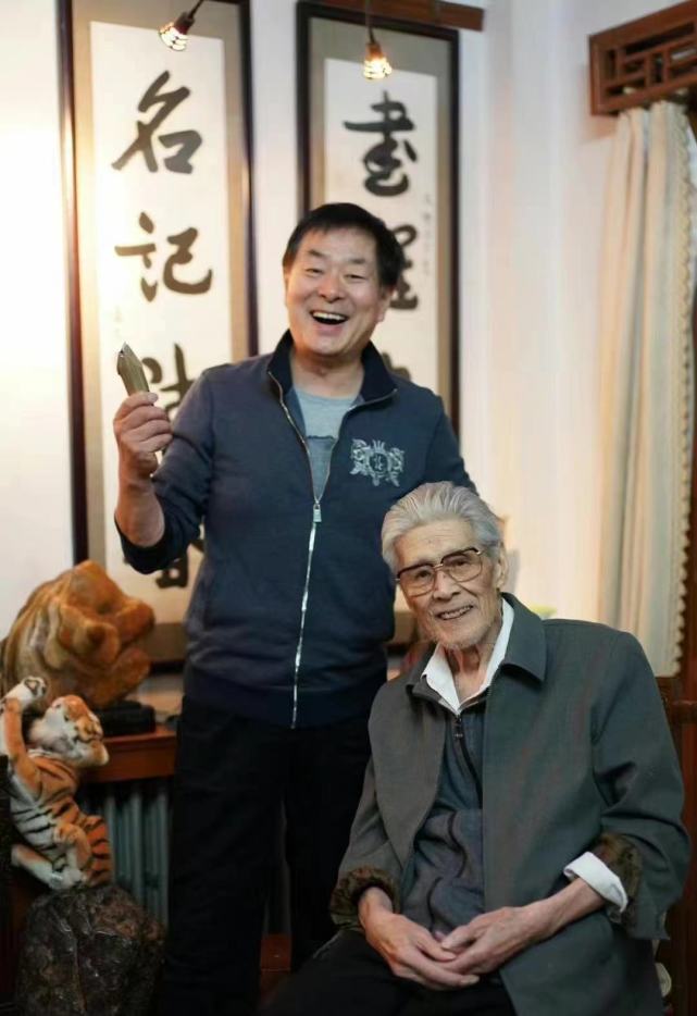 In memory of the blue sky, Li Liqun and Yang Lan were moved by their ...