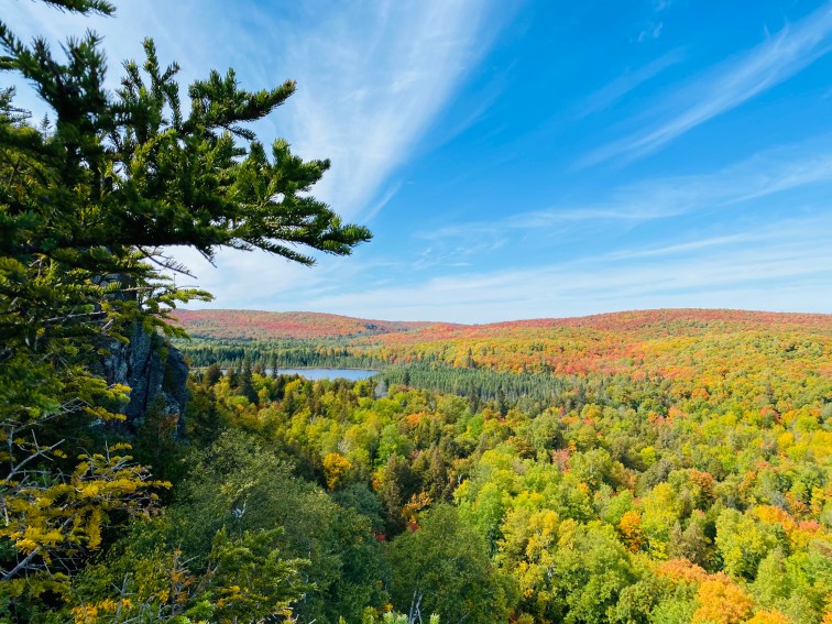 Top 4 Fall Hikes on Minnesota's North Shore to See Fall Colors - iNEWS