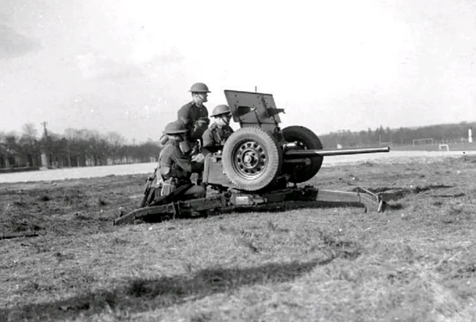 The British Army's Helpless Choice—British QF 2-Pound Anti-tank Gun - iNEWS