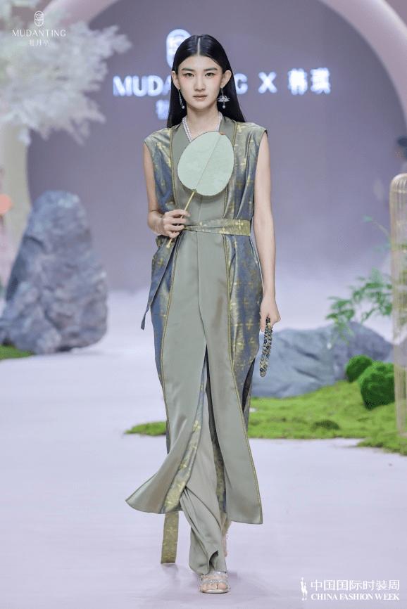 Han Qi: independent woman, pleasing to others - iNEWS