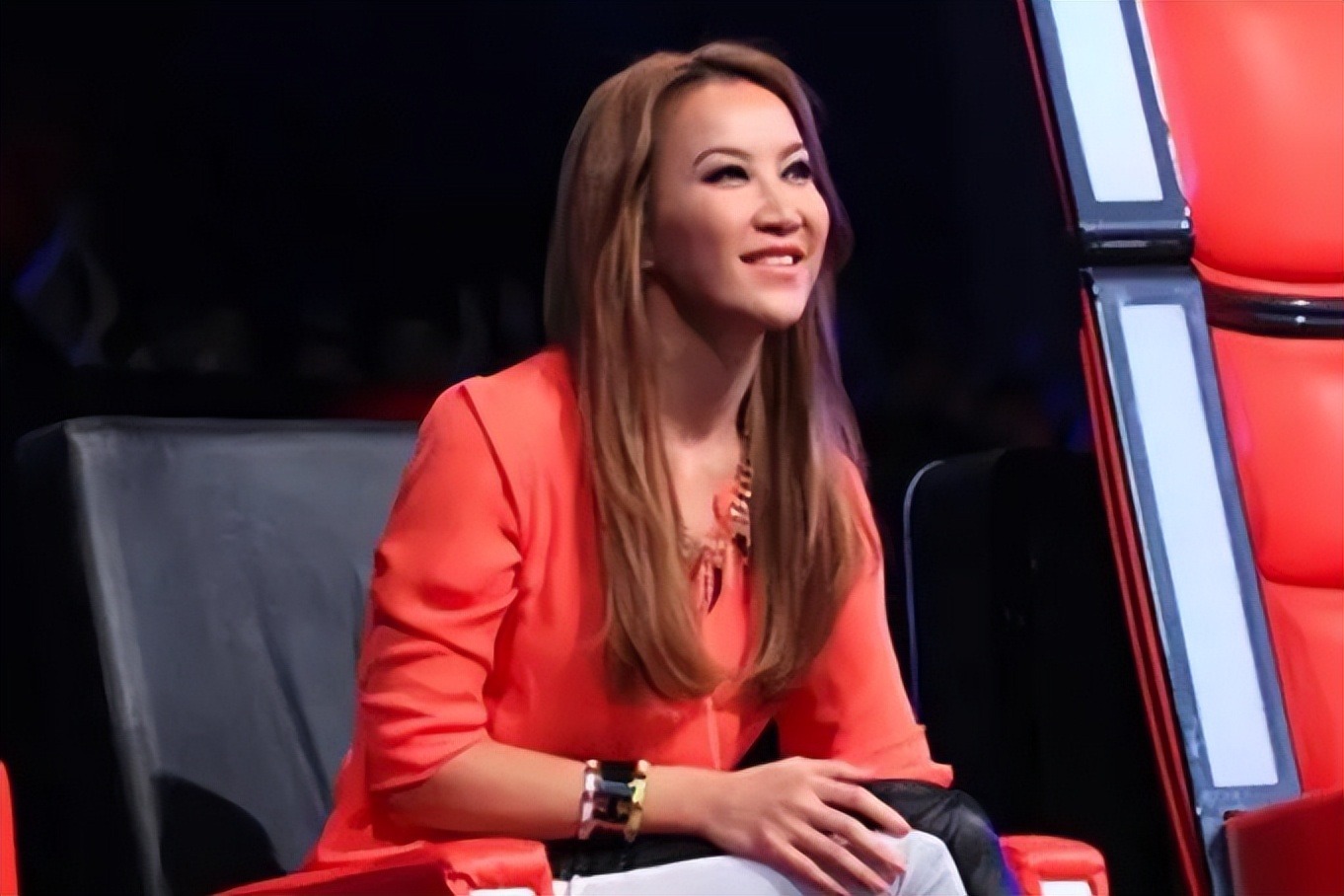 Warner Music issued an article: It will investigate the Coco Lee recording incident and seek ...