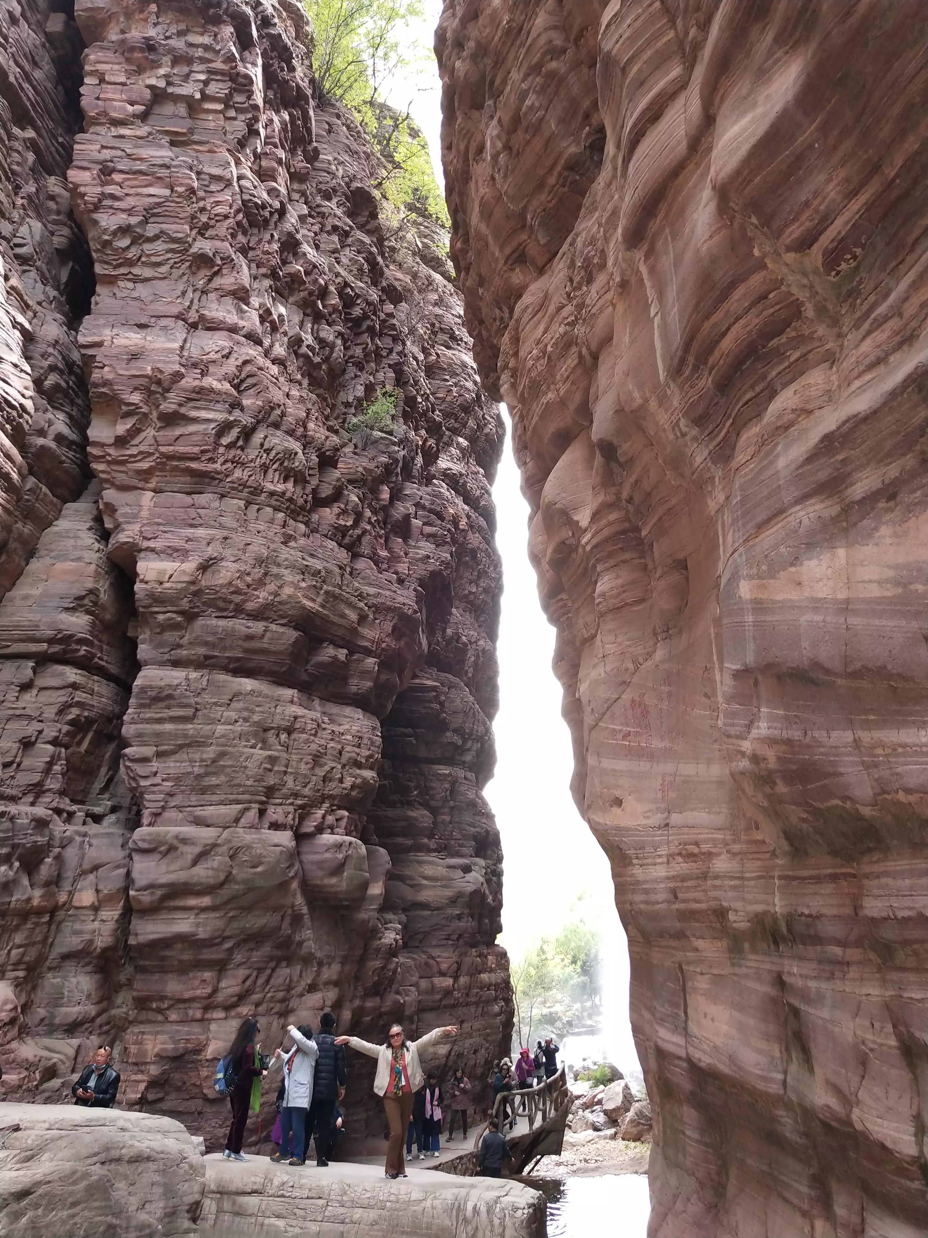 The picturesque and poetic Taihang Mountain Baquan Gorge - iNEWS