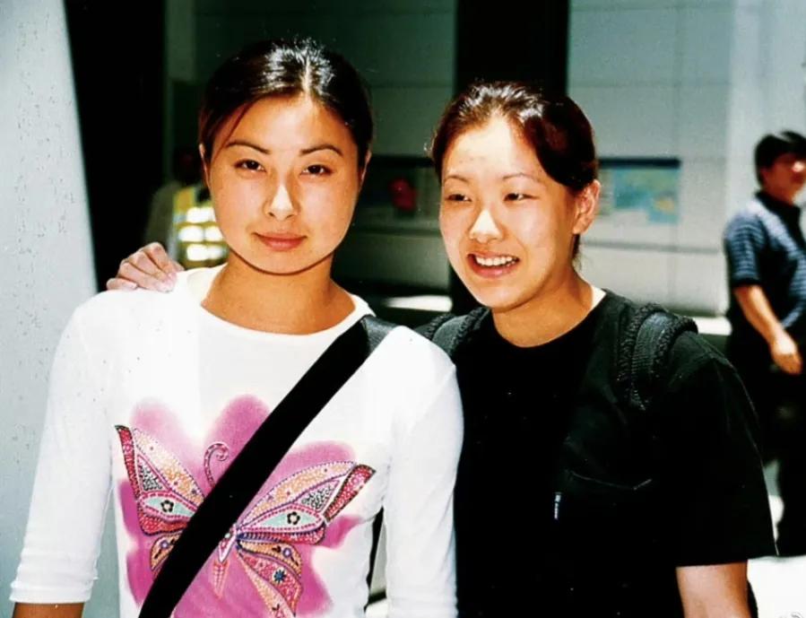 Huo Qigang posted a family portrait, Guo Jingjing shared a face with ...