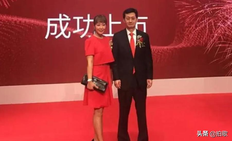Sun Yue appeared on the stage again after many years, the atmosphere of ...