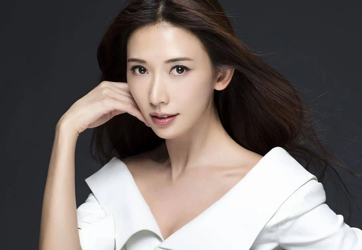 48-year-old Lin Zhiling came back after giving birth, talking about how ...