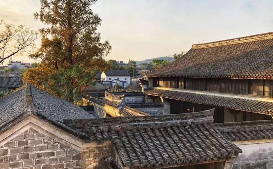 At the Baozhu Cicheng Tower, look at the contemporary architect's ...