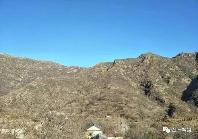 "The mighty Zhuge who overwhelms the timid enemy, and the great ...