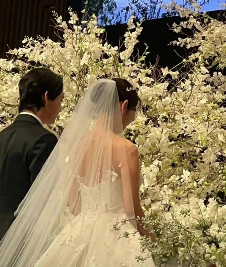 Park Shin Hye is getting married!Lee Min Ho posted: Should I bless you ...
