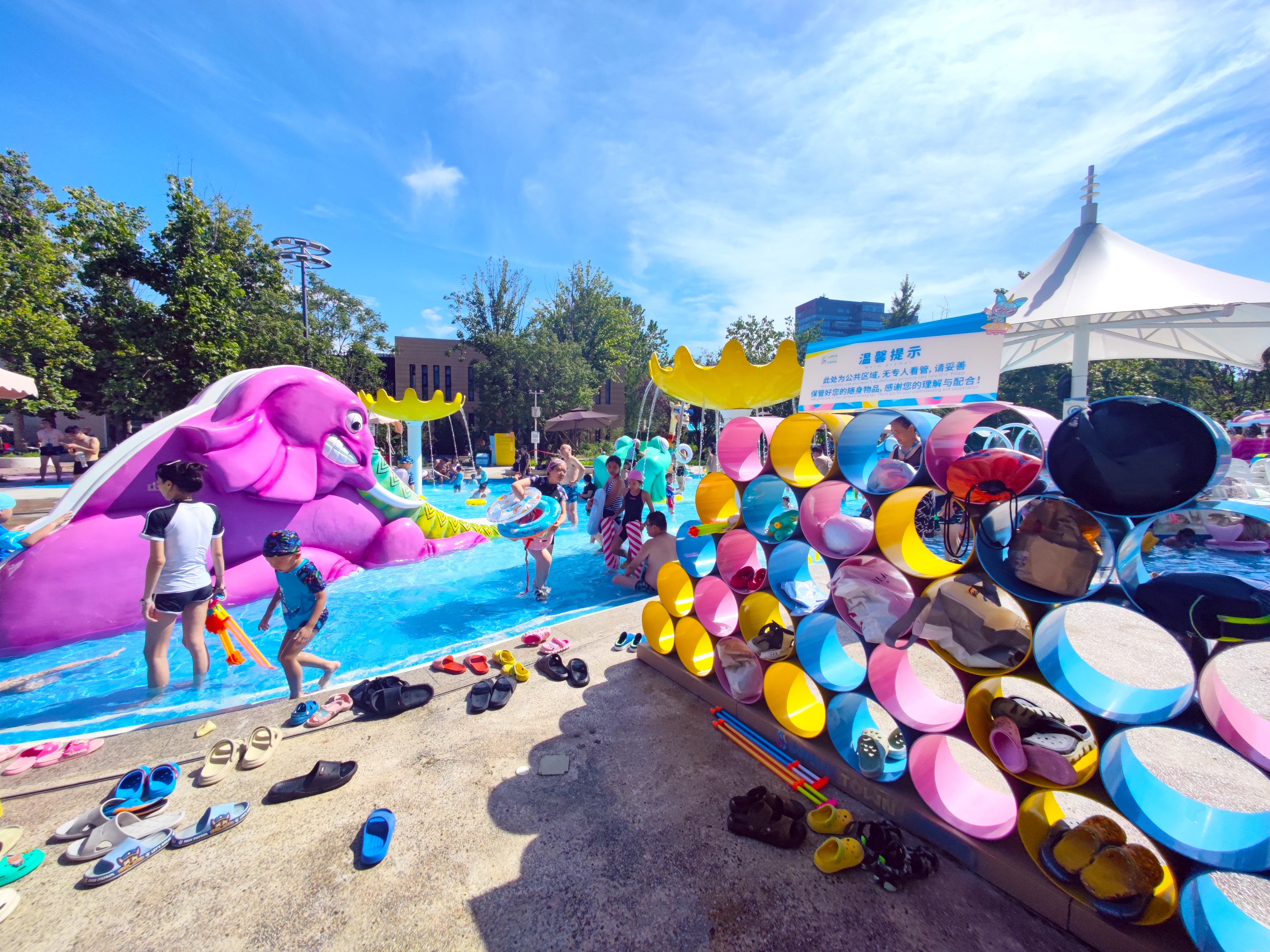 A must-see water park in Beijing, with large indoor and outdoor spaces ...