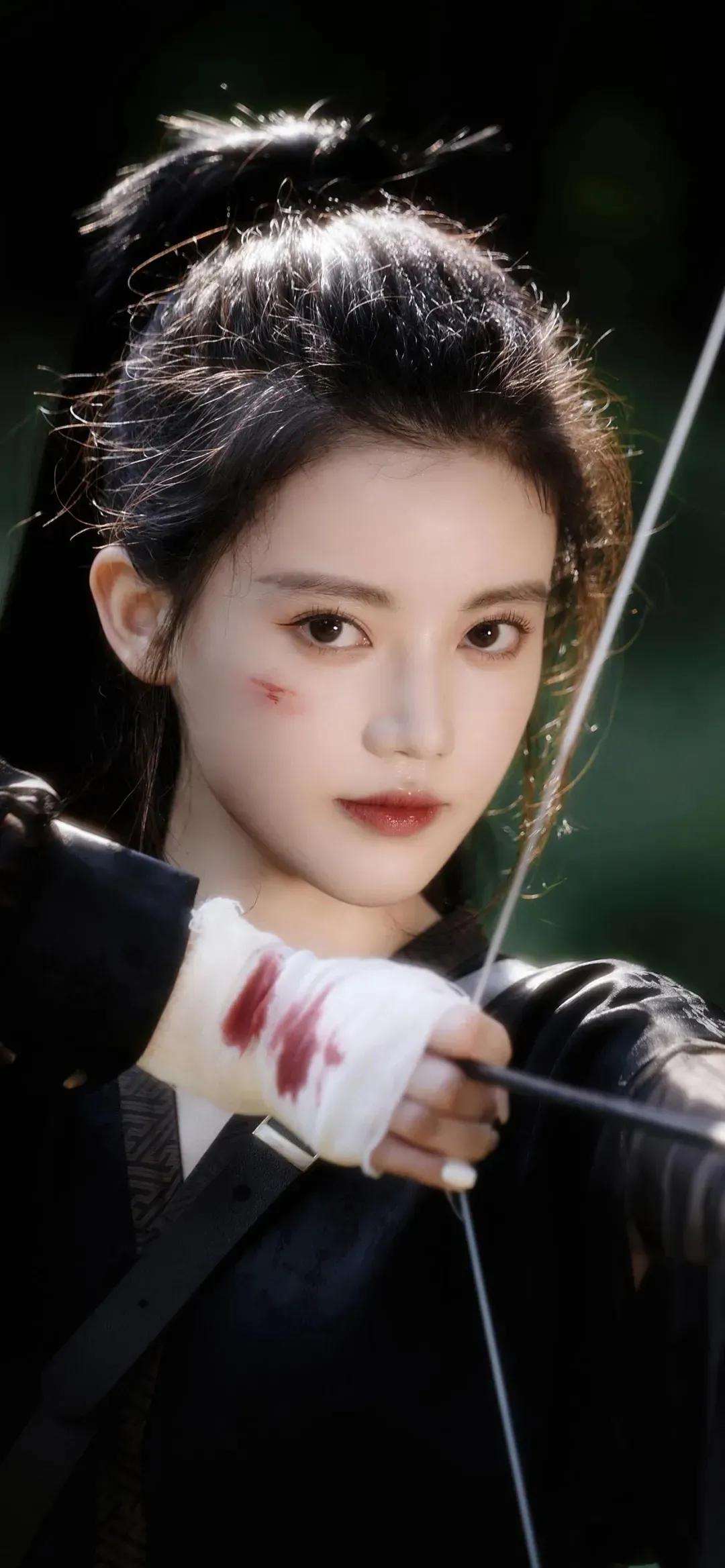 Sun Jenny's costume photo - iNEWS