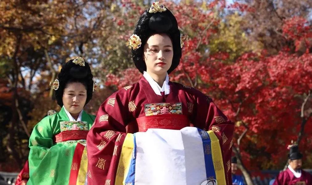 How was the development of women's literature in the Joseon Dynasty ...