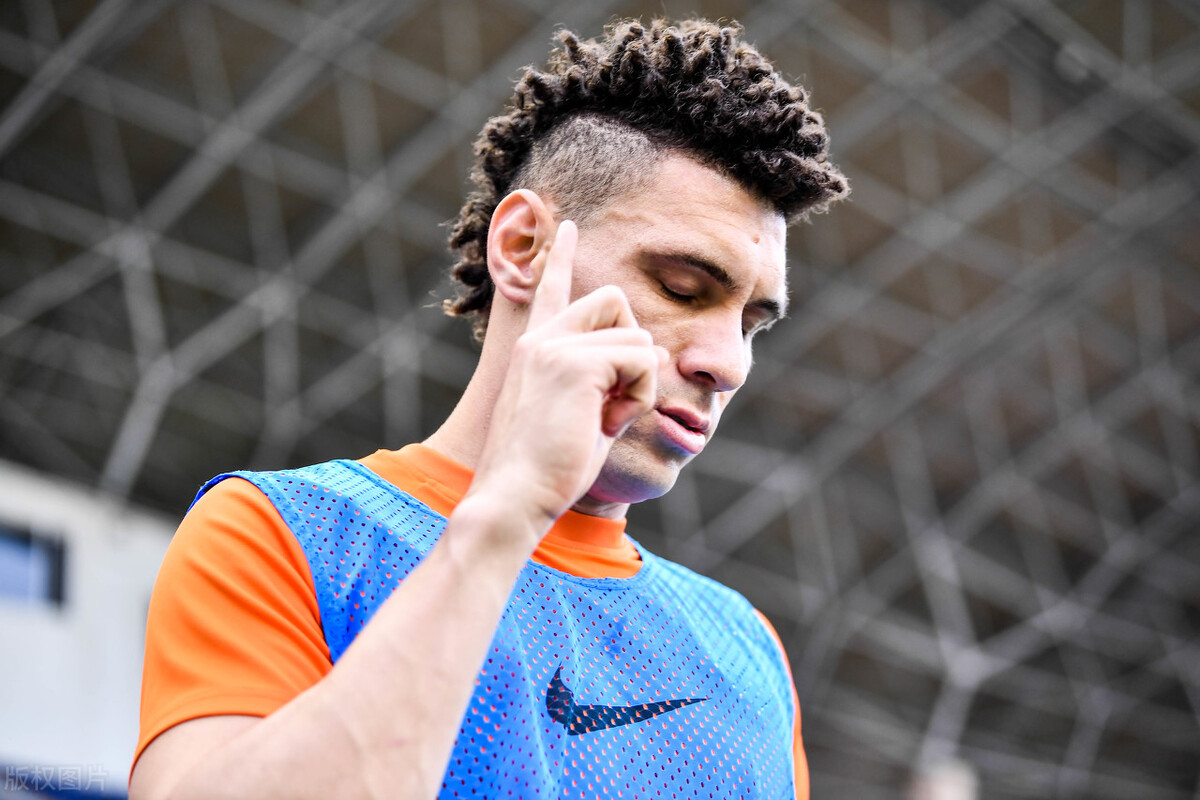 Naturalized Qi terminates the contract, Wanjinyou renews his contract ...