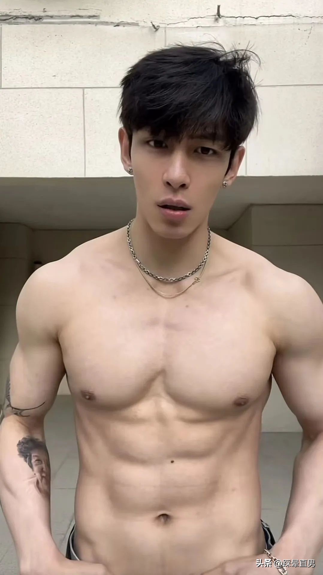 Zhang Junya masturbating video, did she eat his melon? - iNEWS