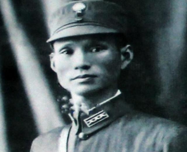 After Gong Chu returned to his hometown in 1990, why did he write to ...