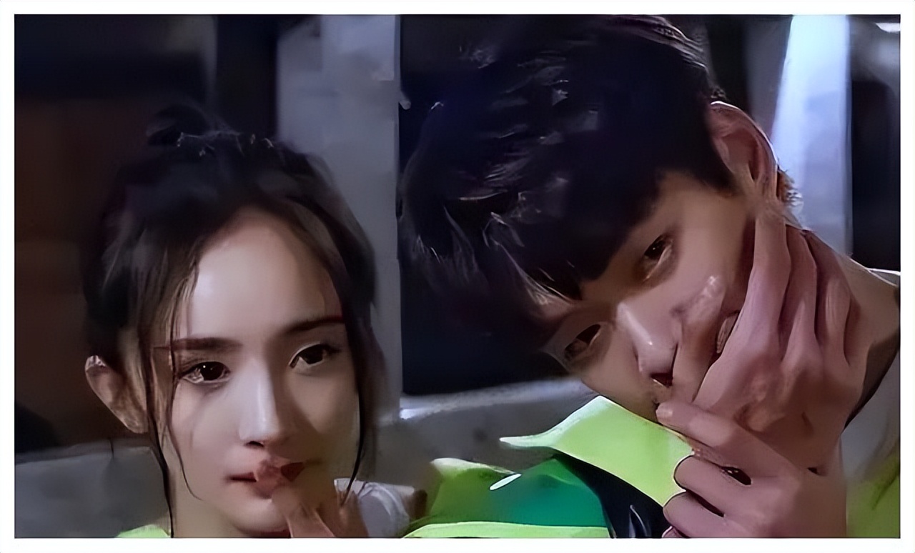 Qin Lan confessed her love to Wei Daxun in a low-key manner! The 44th birthday bouquet is a ...